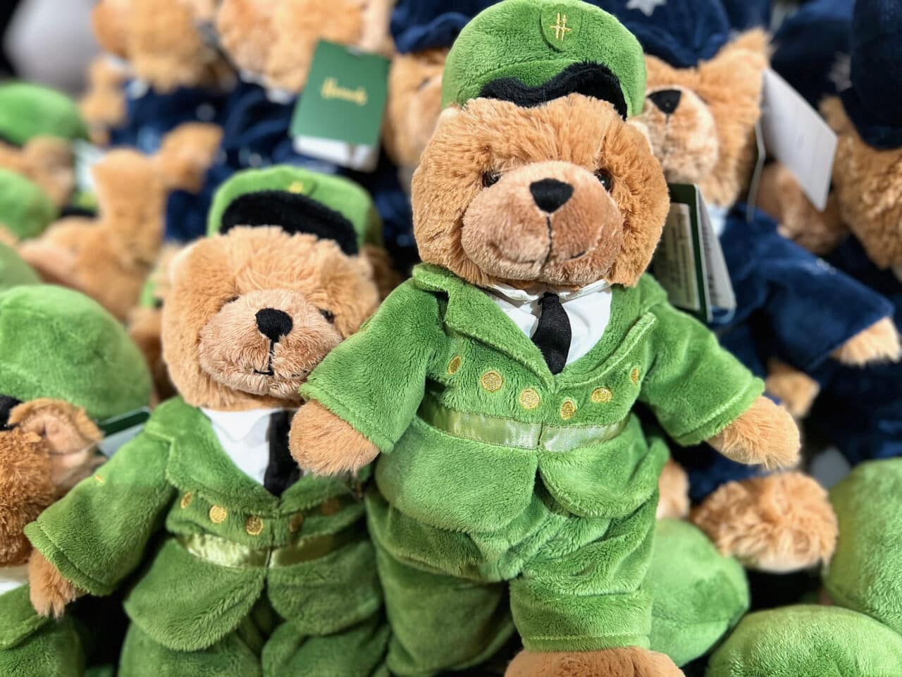 The Famous Harrods Teddy Bears | Plate & Place